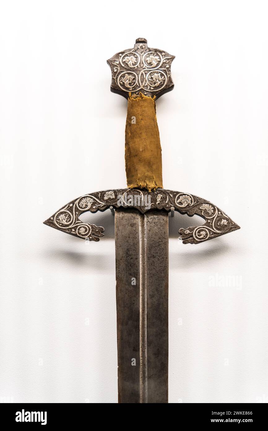 decorated hilt of ceremonial sword, 15th century, Álava Armory Museum ...