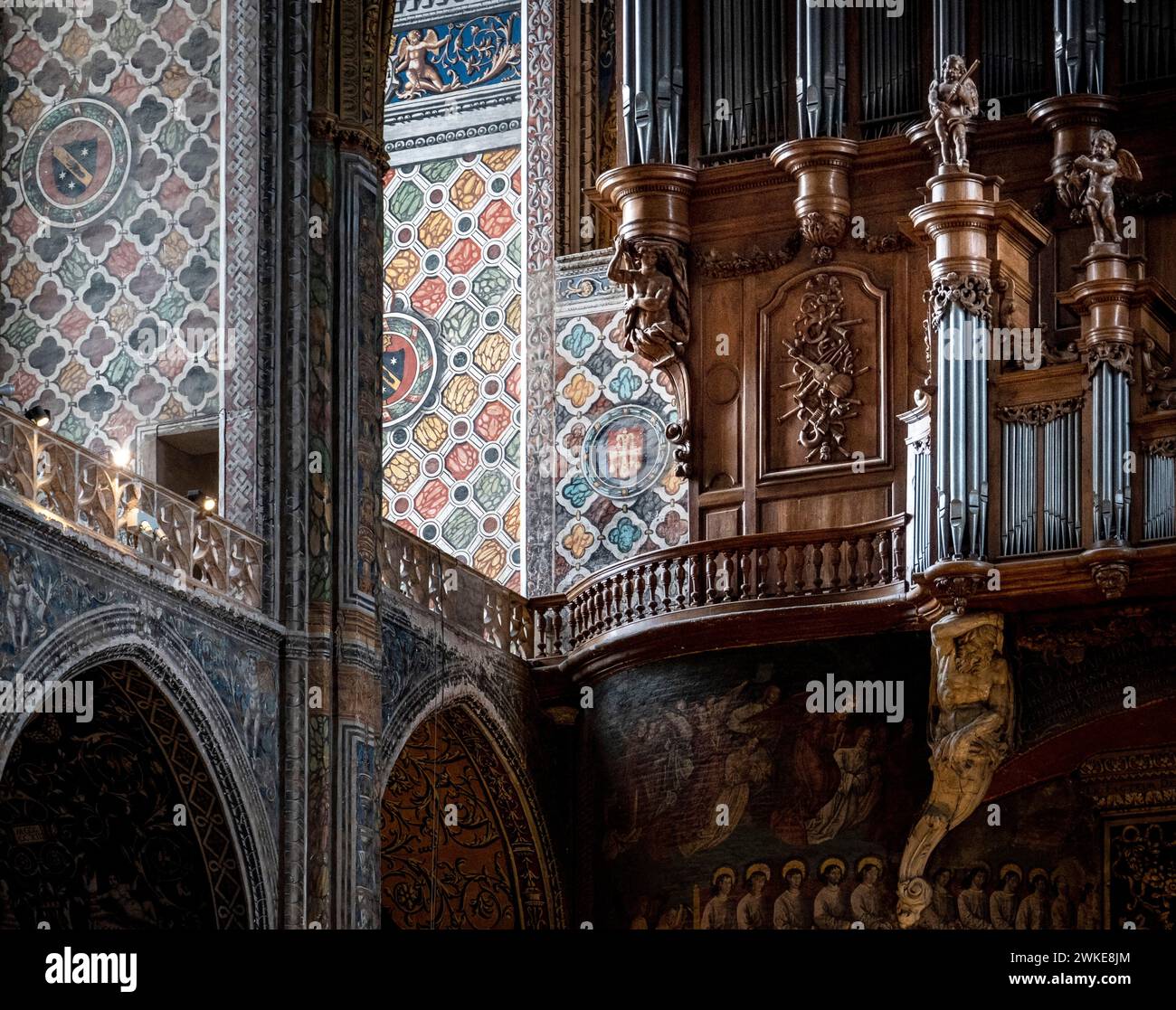 The interior of the Albi Cathedral with details on the decorations ...