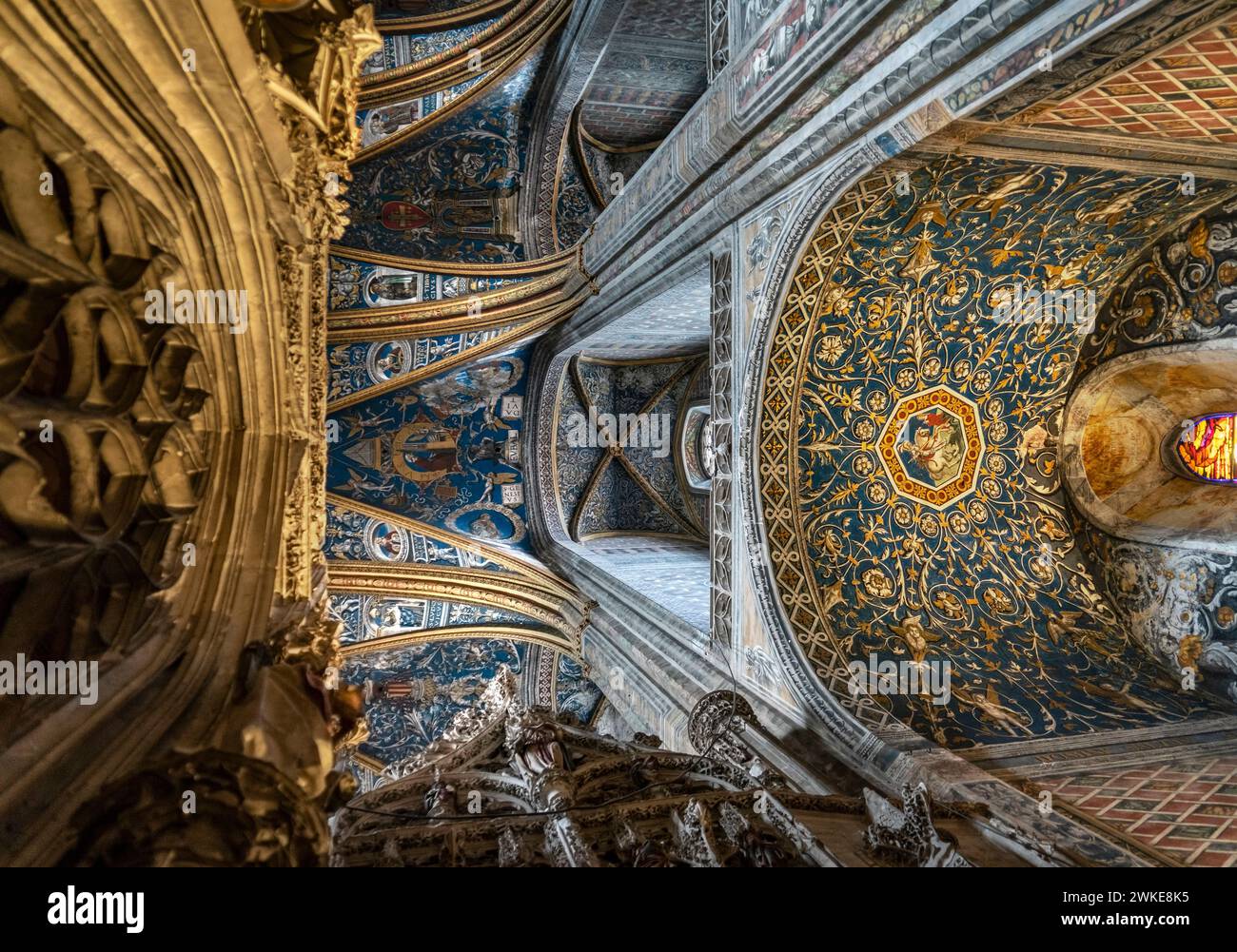 The interior of the Albi Cathedral with details on the decorations ...