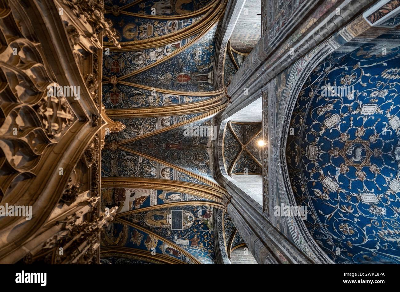The interior of the Albi Cathedral with details on the decorations ...