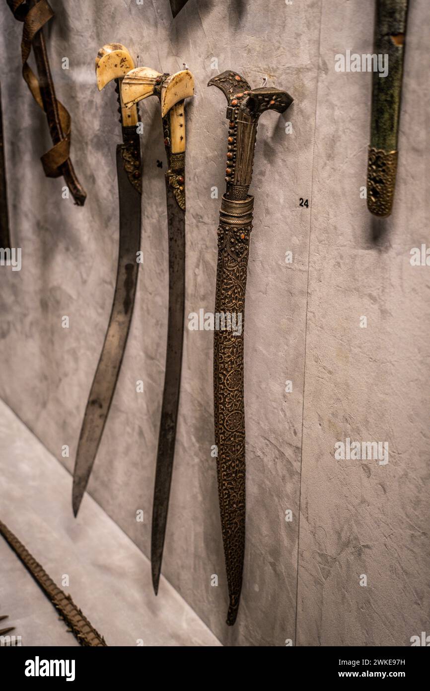 Turkish yatagan, 19th century, Álava Armory Museum, Vitoria, Basque ...