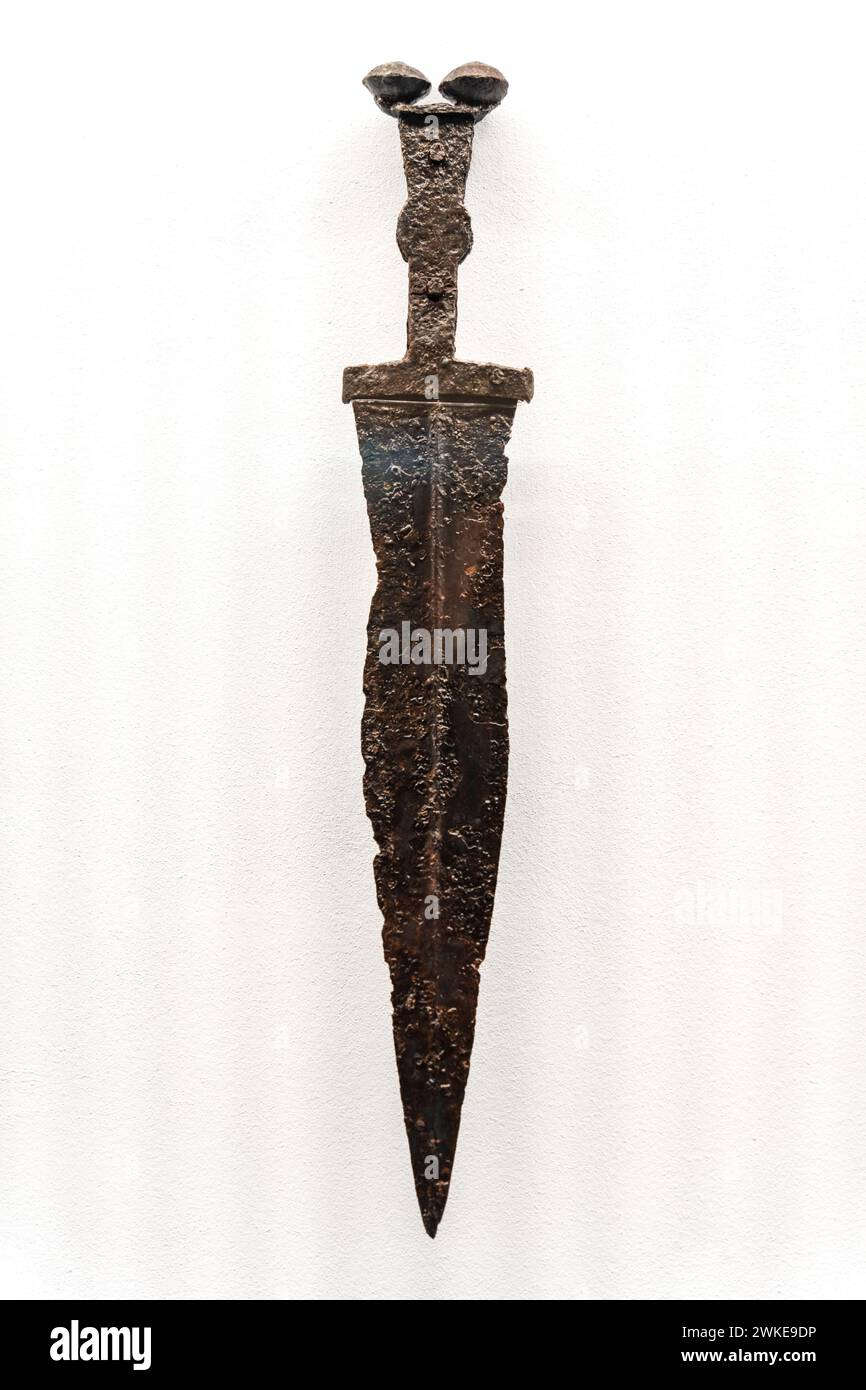 antennae dagger, III before Christ, Doroño, Álava Armory Museum ...
