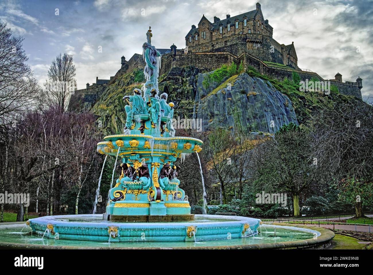 UK, Scotland, Edinburgh Castle and Ross Fountain Stock Photo - Alamy