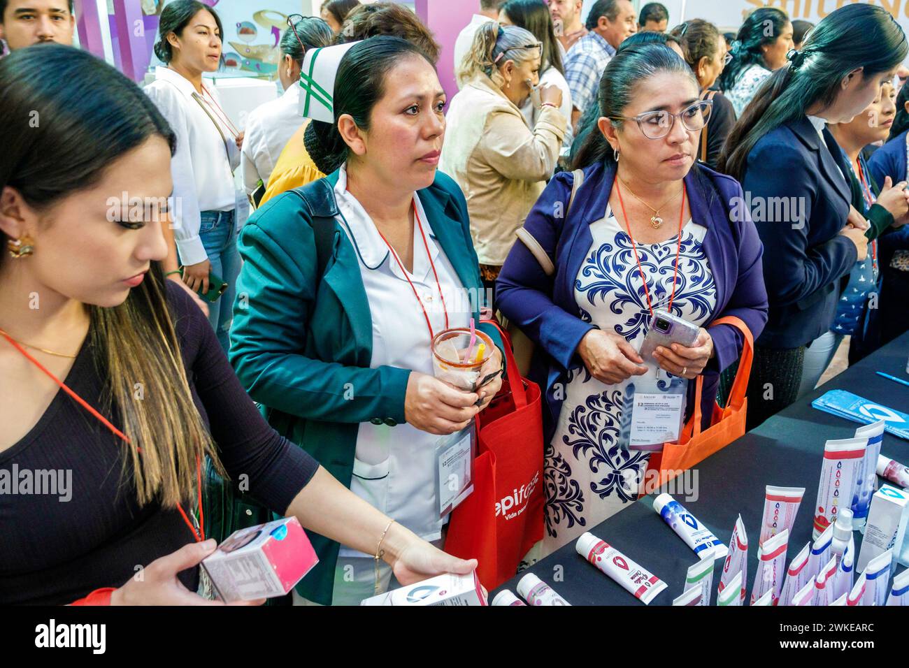 Wounds lesions surgical scars ulcers hi-res stock photography and ...