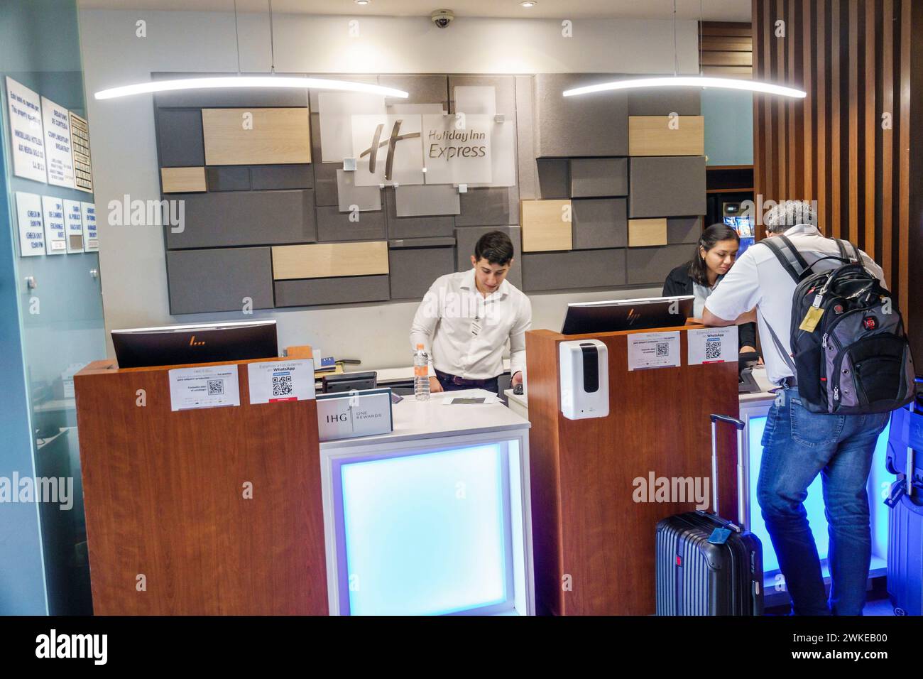 Agents clerks guest hi-res stock photography and images - Alamy