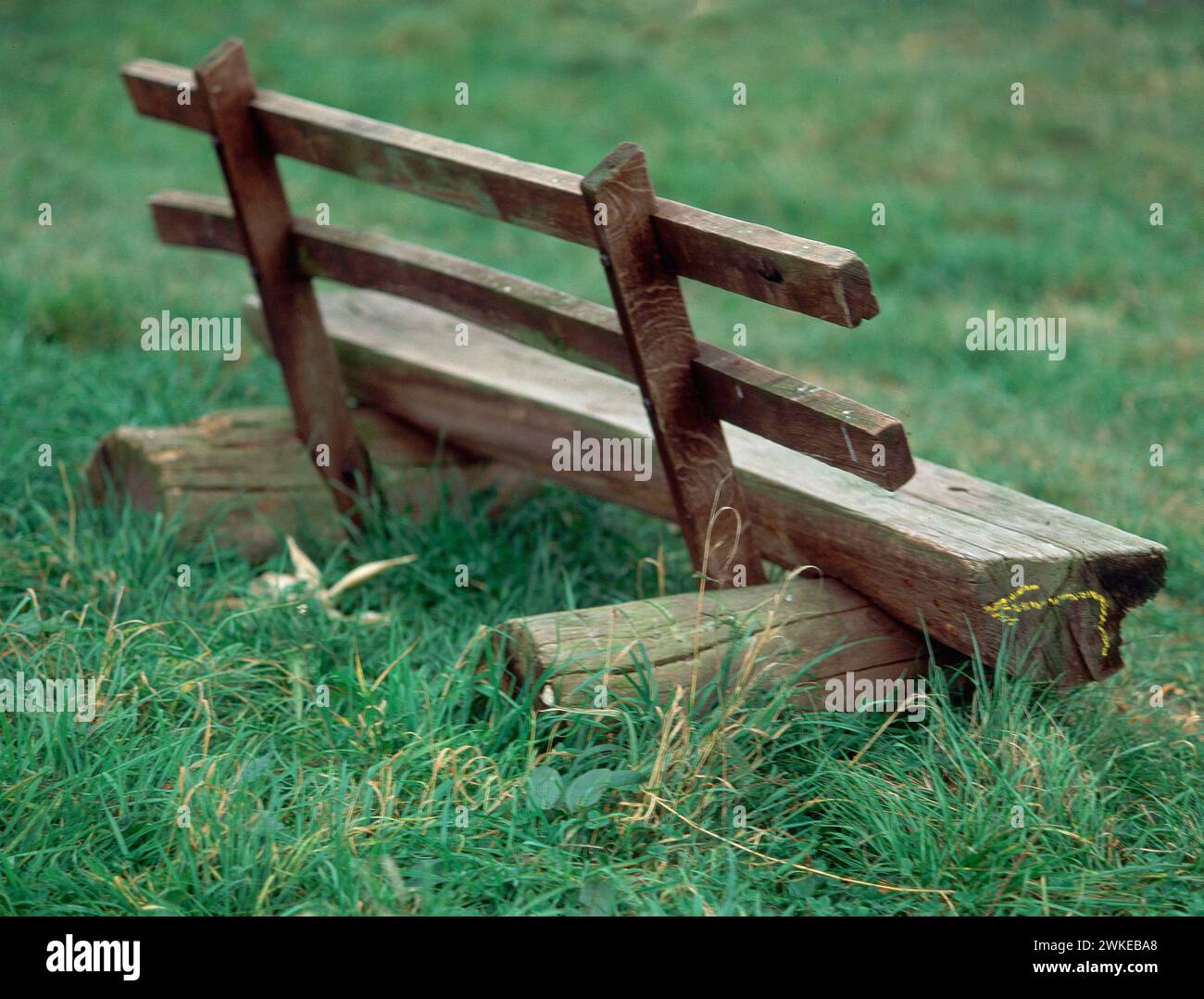 Banco madera hi-res stock photography and images - Alamy