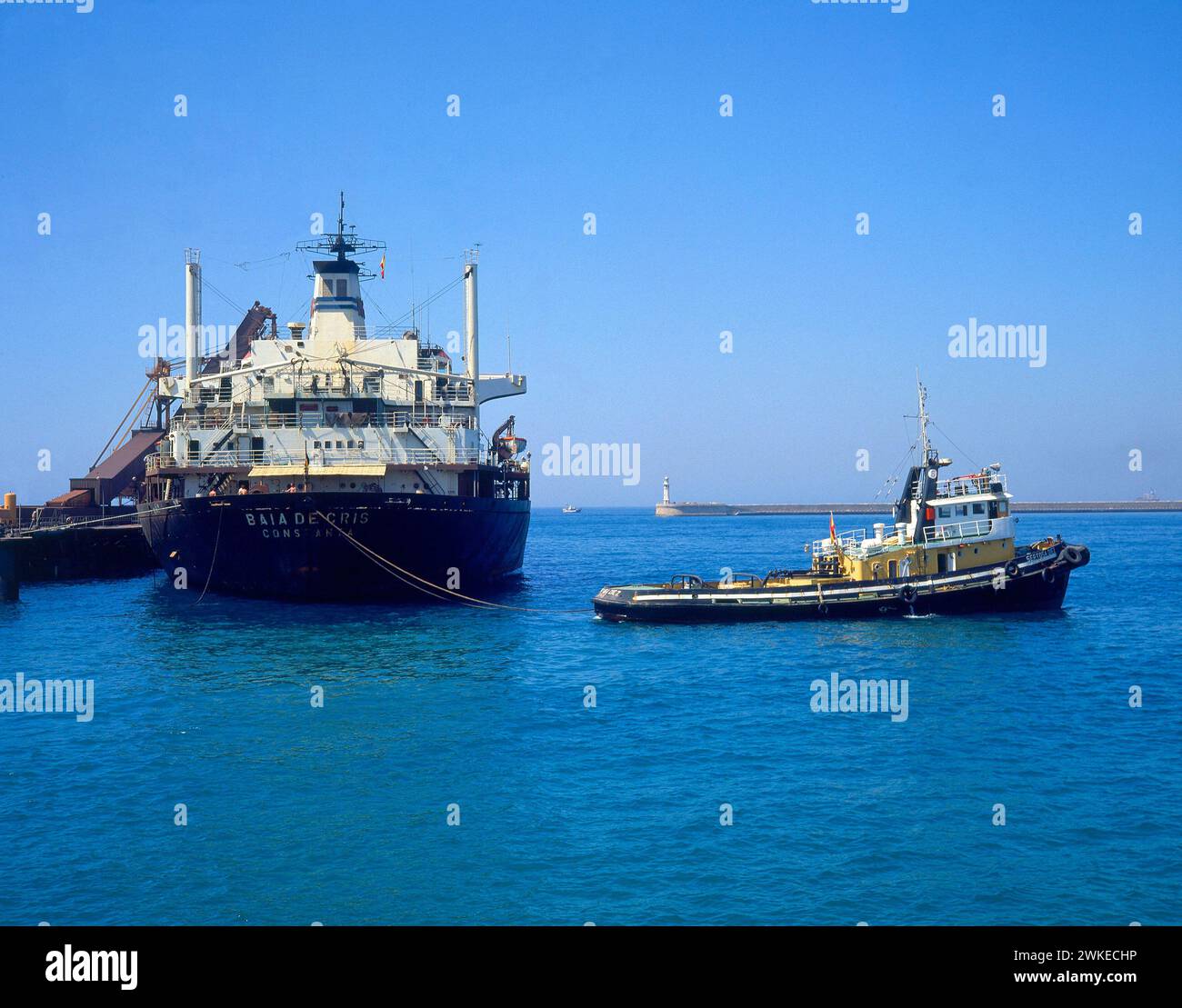 Remolcador de puerto hi-res stock photography and images - Alamy