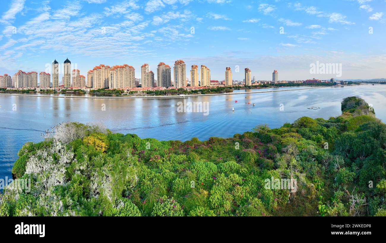 (240220) -- XIAMEN, Feb. 20, 2024 (Xinhua) -- An aerial panoramic drone ...