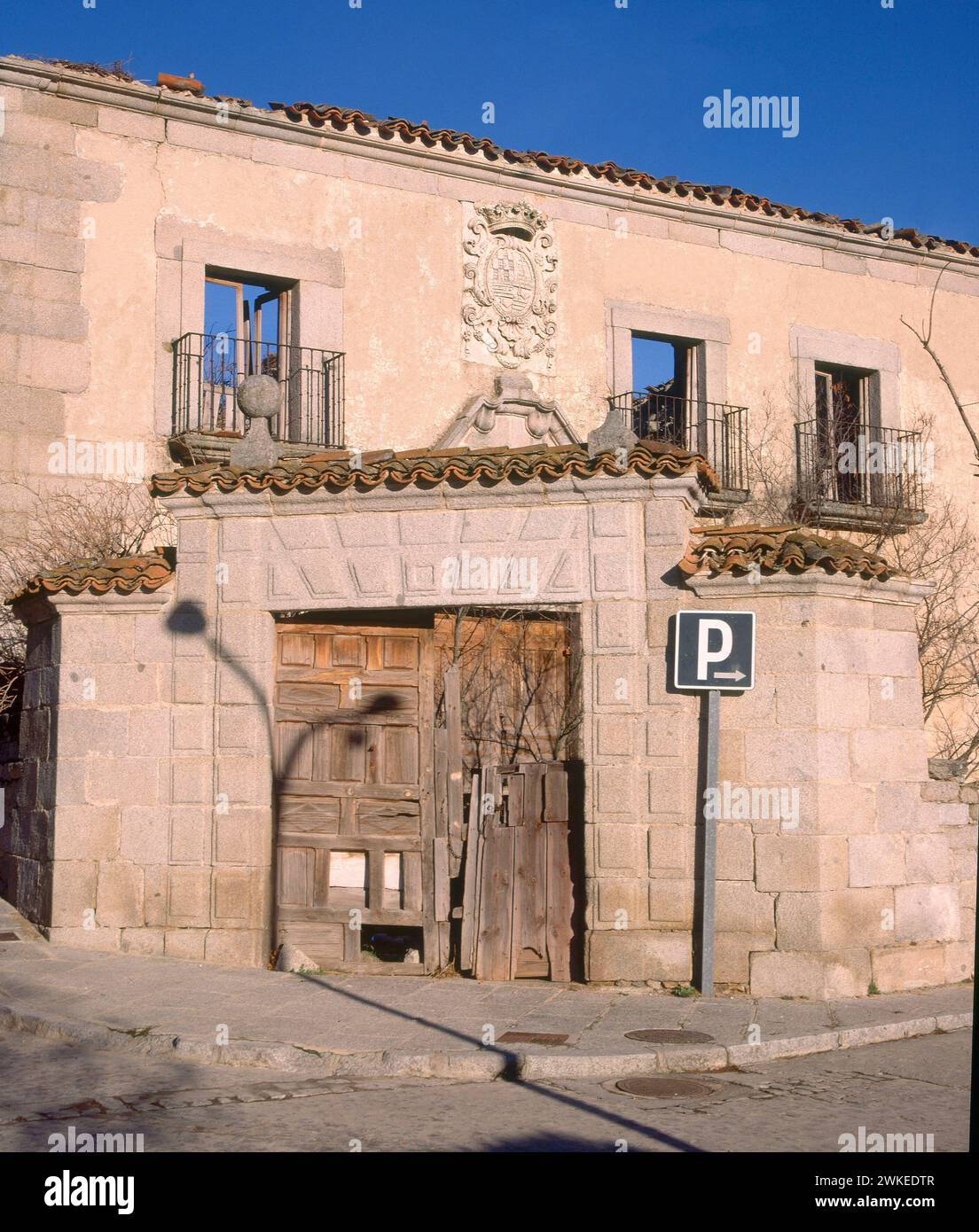 ESQUILEO DEL MARQUES DE PERALES CONSTRUIDO EN 1728. Location: PALACIO ...