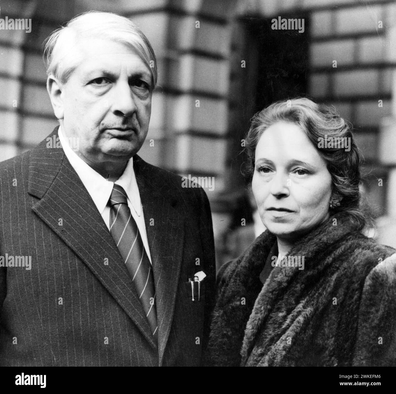 Giorgio De Chirico und seine zweite Frau, Isabella Pakszwer Far (1909 ...