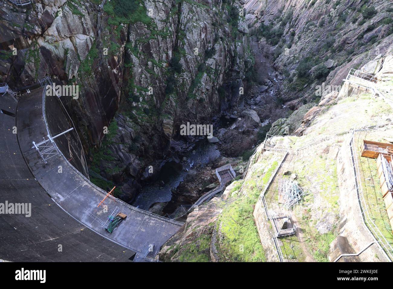 Korsika 12.02.2024, Tolla, Staumauer am Stausee Lac de Tolla ...