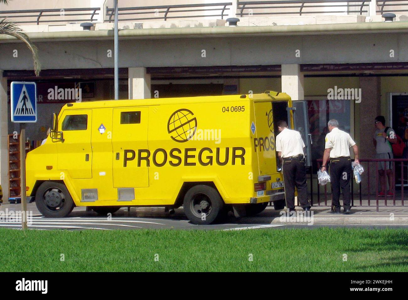 Geldtransporter hi-res stock photography and images - Alamy