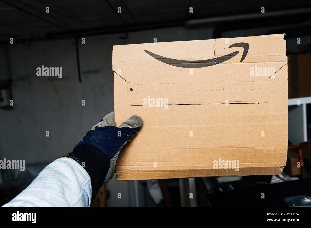Dispatched parcel hi-res stock photography and images - Alamy