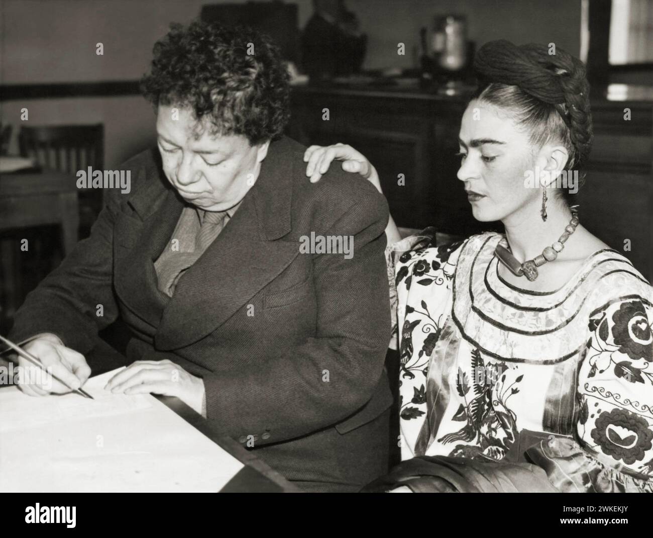 Diego Rivera and Frida Kahlo remarry at San Francisco City Hall in 1940 ...
