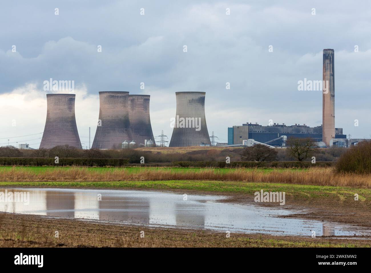 Decommissioned coal power plant hi-res stock photography and images - Alamy