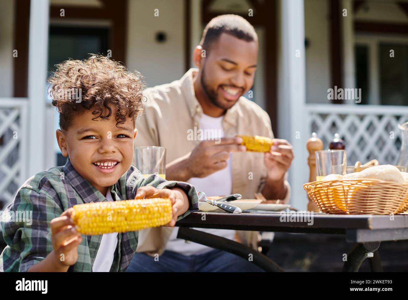 Black family picnic hi-res stock photography and images - Alamy
