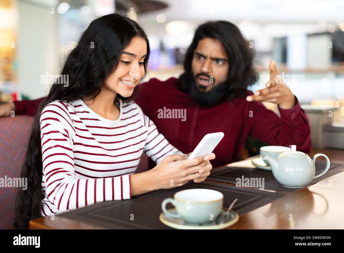 Angry indian woman talking male hi-res stock photography and images - Alamy