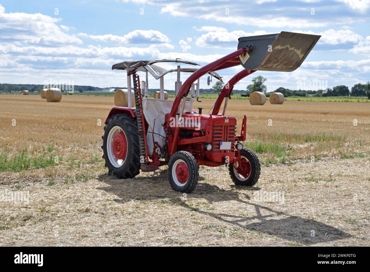 Farmall ein traktor hi-res stock photography and images - Alamy