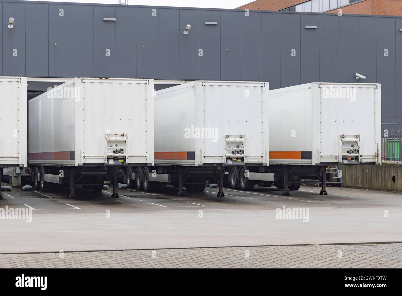 Package handling center hi-res stock photography and images - Alamy