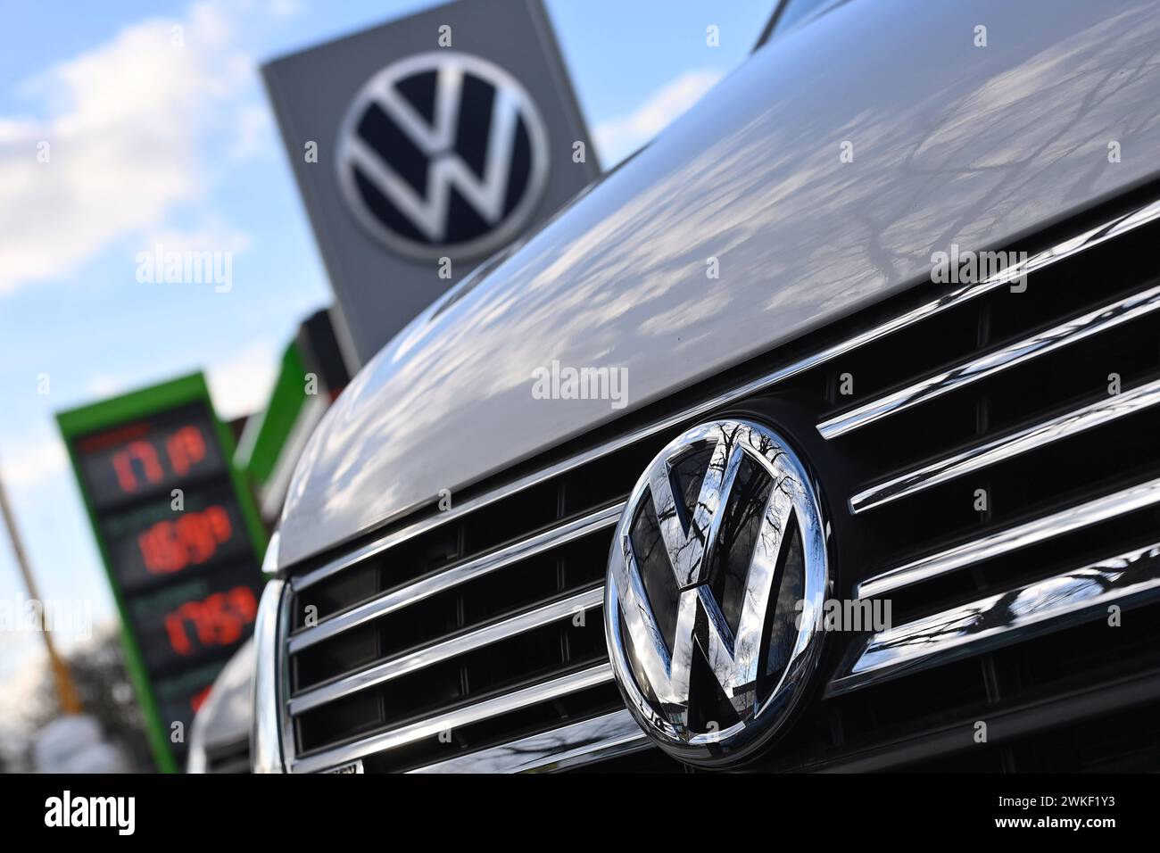 Volkswagen Markenemblem an VW Bus,Busse,Bully, VW Motorhaube ...