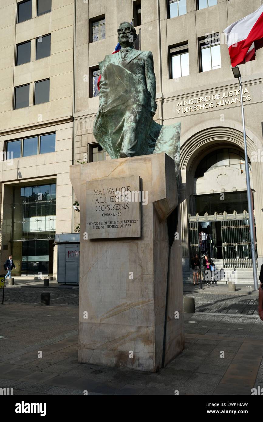 President salvador allende monument hi-res stock photography and images ...