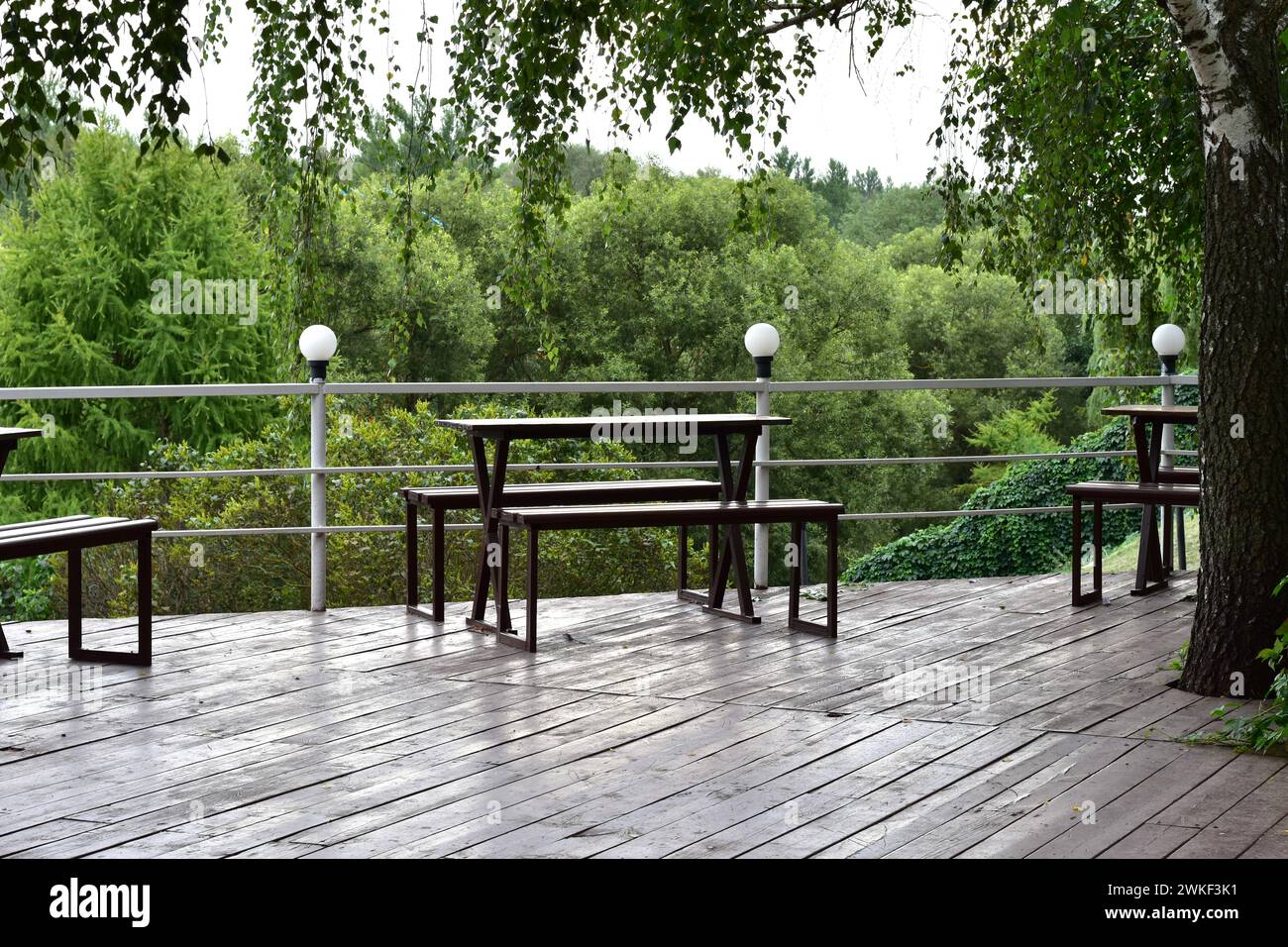 Outdoor cafe table and chair hi-res stock photography and images - Alamy
