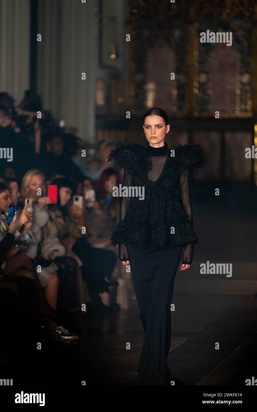 Khaleb Brooks giving inspirational winning speech Stock Photo - Alamy