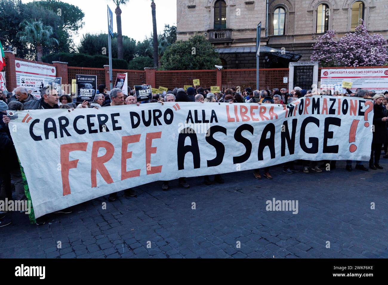 British embassy rome hi-res stock photography and images - Alamy