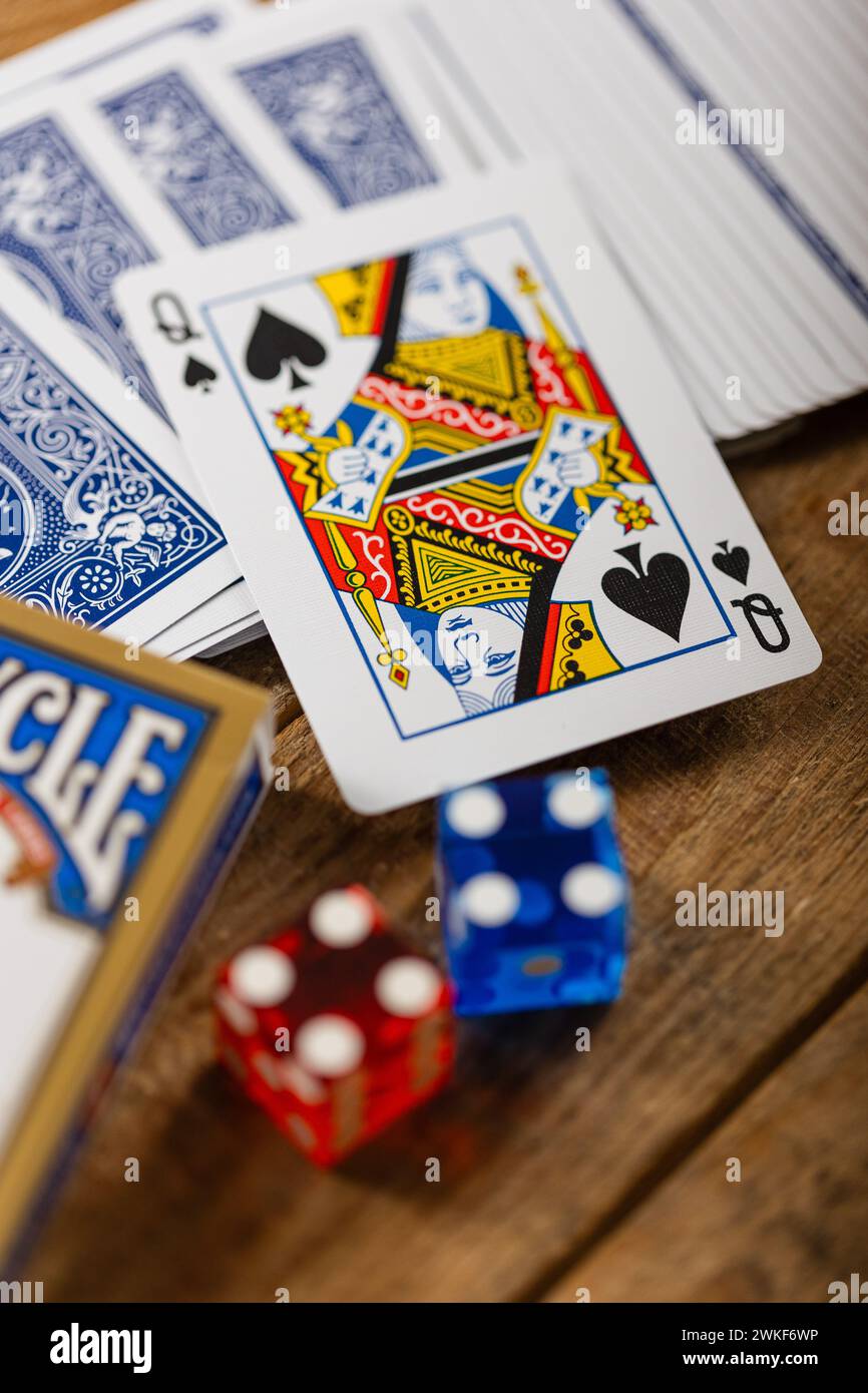 Dice and cards are an important part of the tricks of magic artists ...