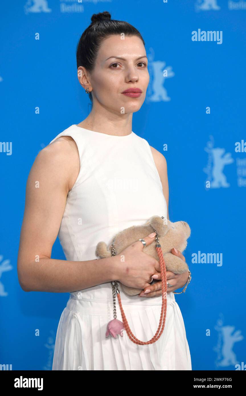 beim Photocall zum Kinofilm Des Teufels Bad / The Devil s Bath auf der Berlinale 2024 74 ...