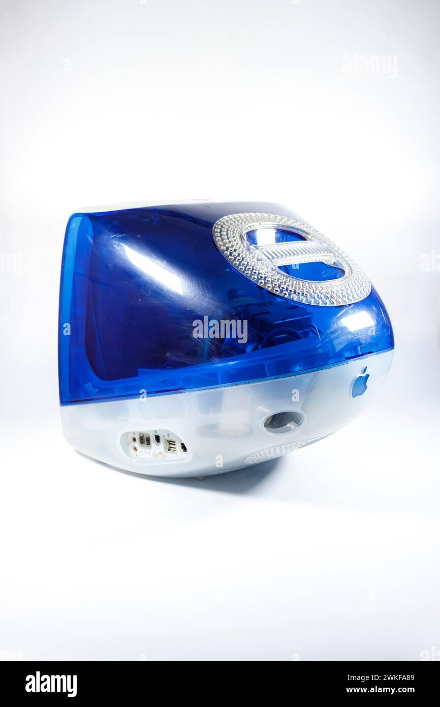 Plastic macintosh hi-res stock photography and images - Alamy