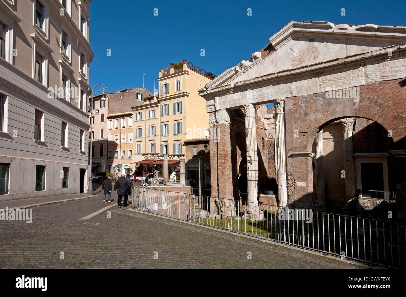 Portico ruins hi-res stock photography and images - Alamy
