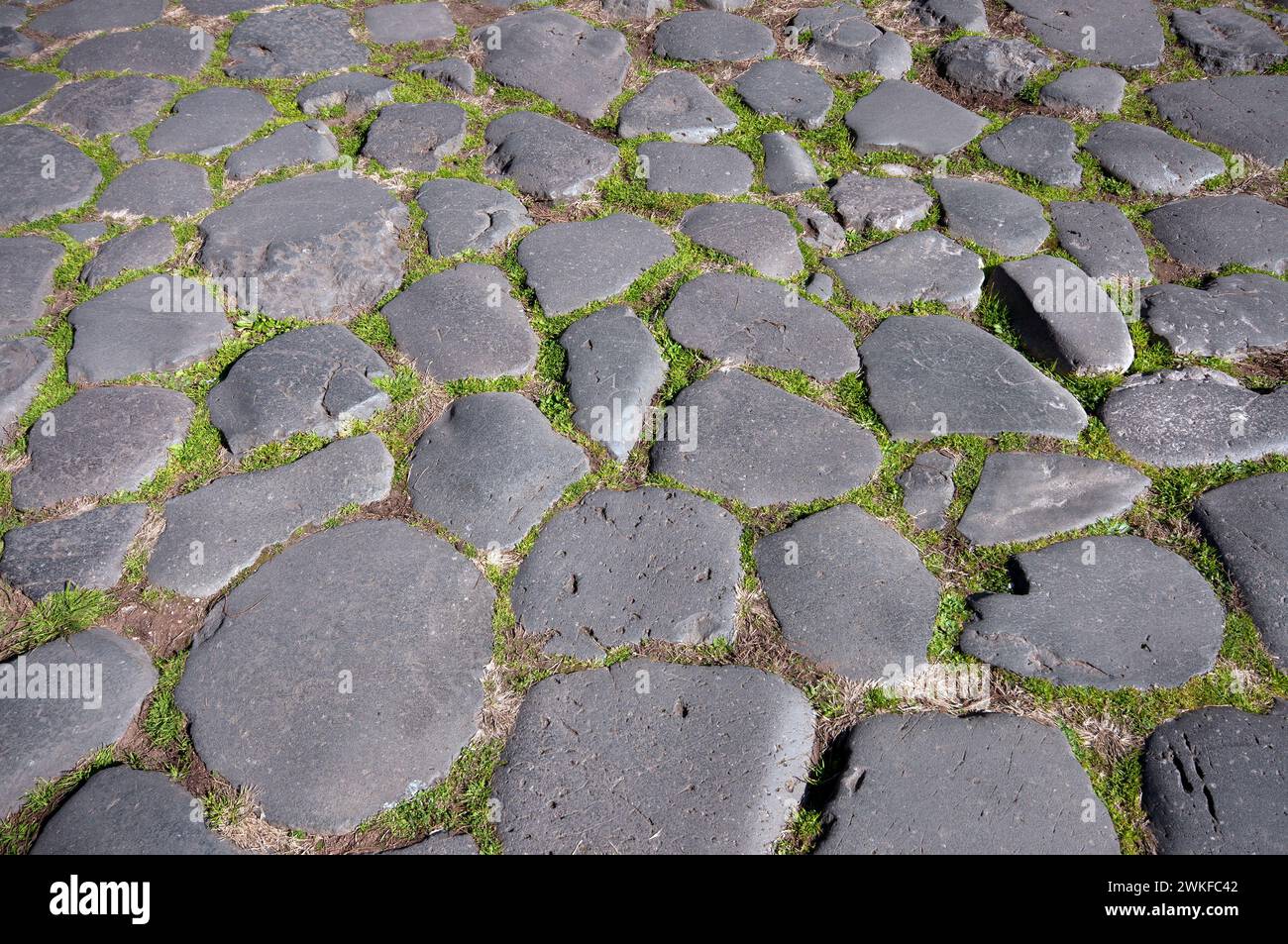Ancient roman road cobblestones hi-res stock photography and images - Alamy
