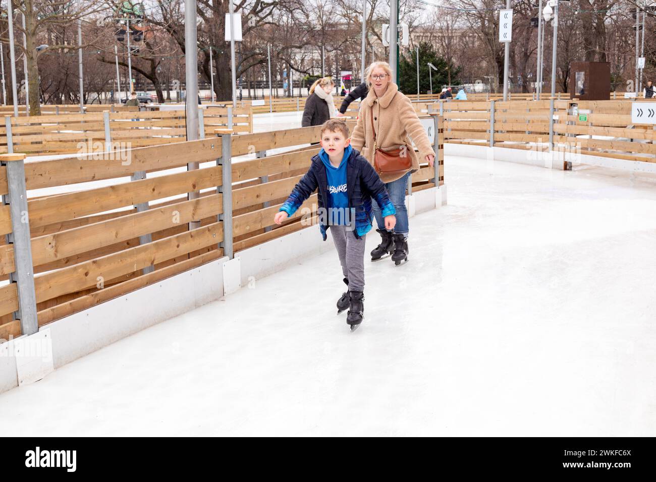 Wiener rathausplatz hi-res stock photography and images - Alamy