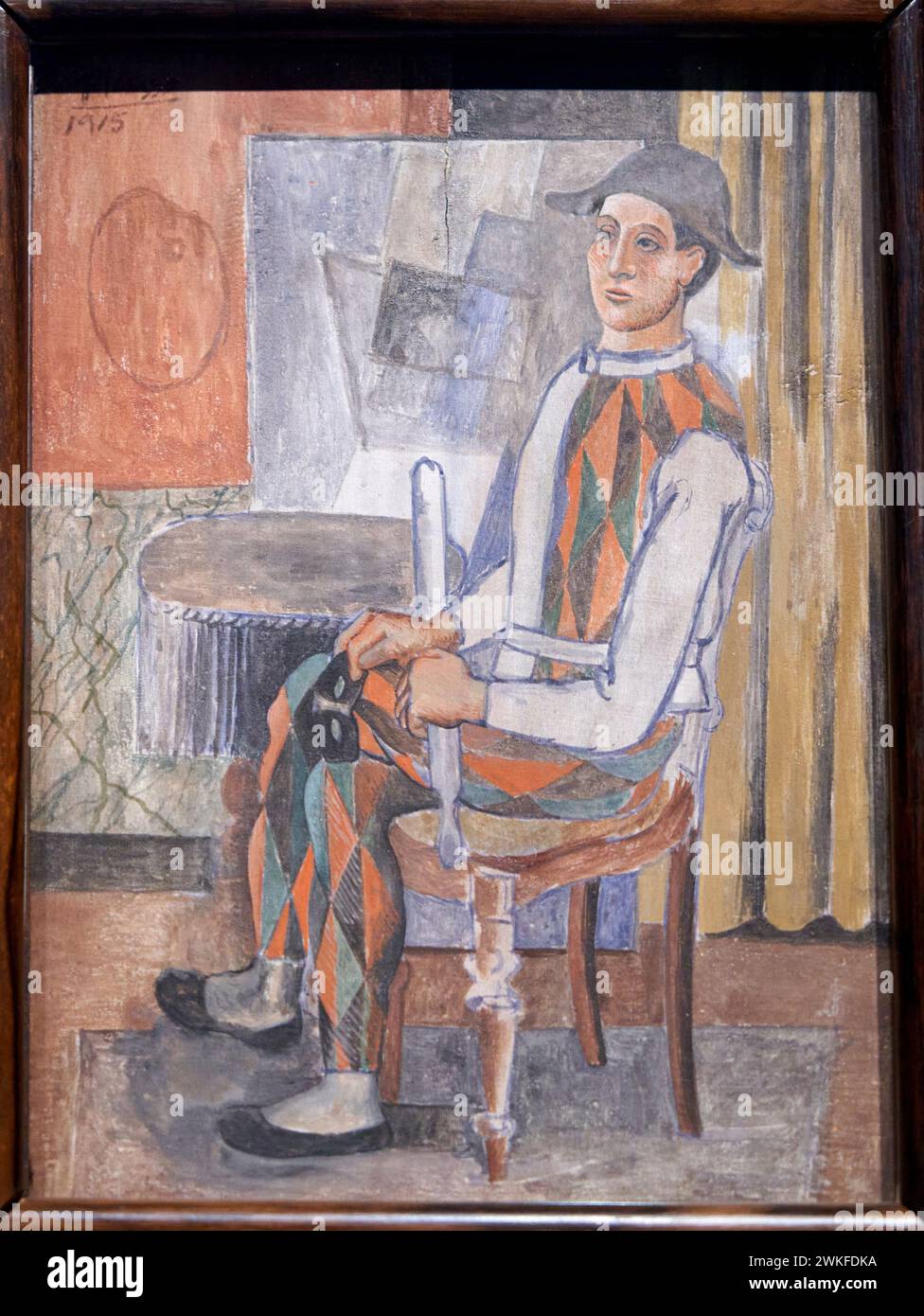 “Seated Harlequin”, 1915, Pablo Picasso (1881-1973 Stock Photo - Alamy