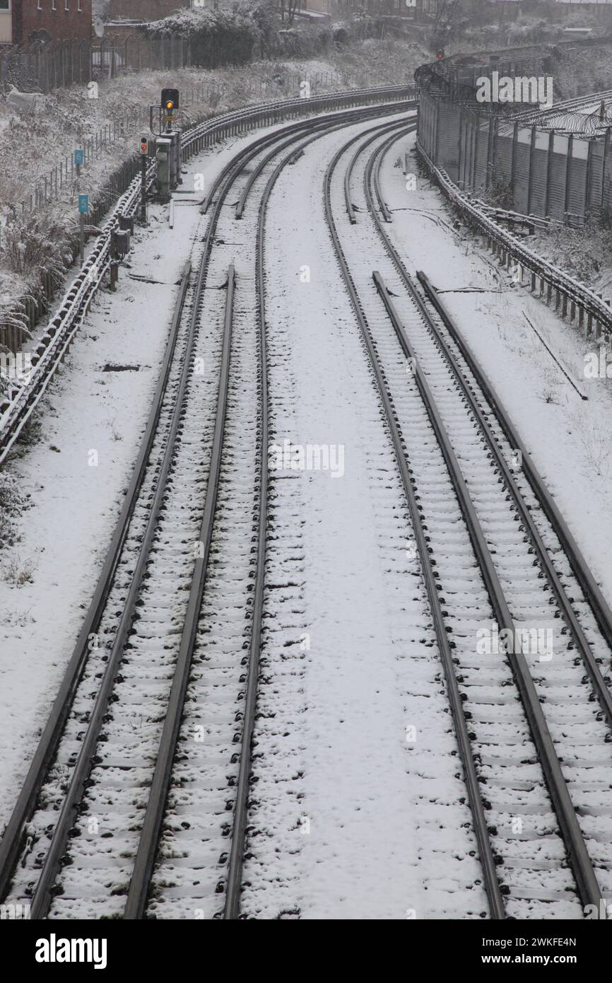 Underground train tracks hi-res stock photography and images - Alamy