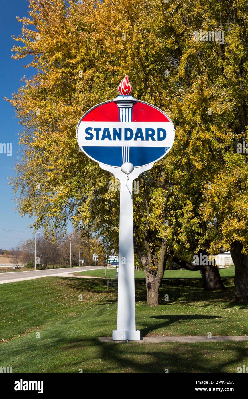 Old time gas station in Farmersburg, Iowa Stock Photo - Alamy