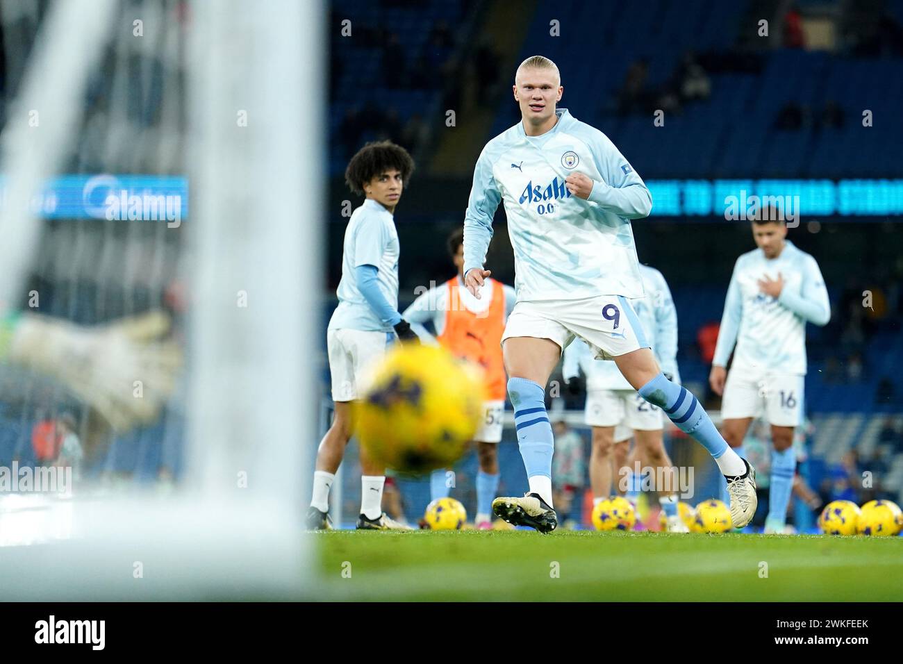 Manchester City's Erling Haaland warming up prior to kick-off before ...