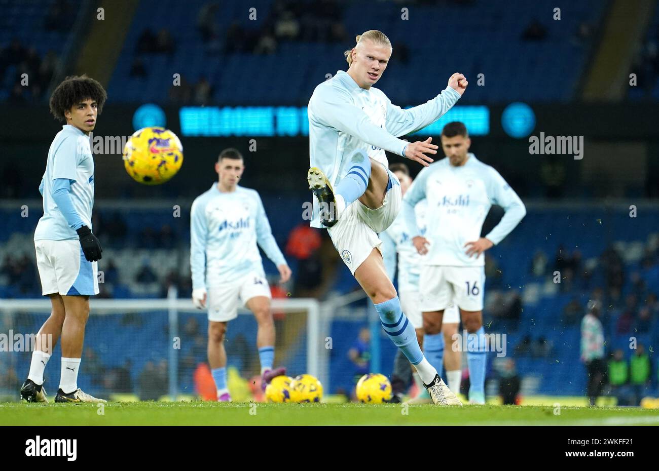 Manchester City's Erling Haaland warming up prior to kick-off before ...