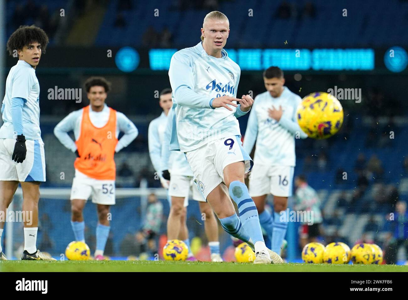 Manchester City's Erling Haaland warming up prior to kick-off before ...