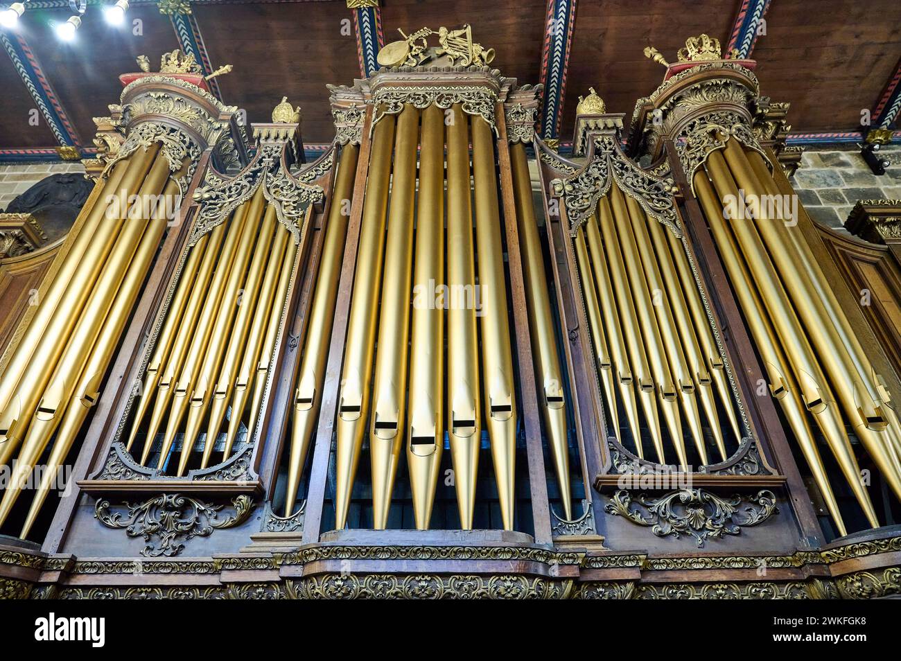 Organ pipes inside christian hi-res stock photography and images - Alamy