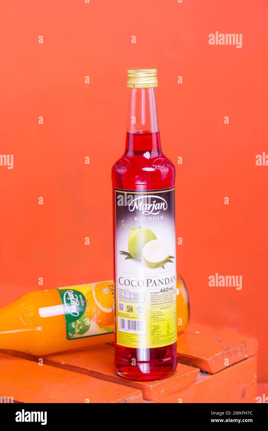 Botol sirup hi-res stock photography and images - Alamy