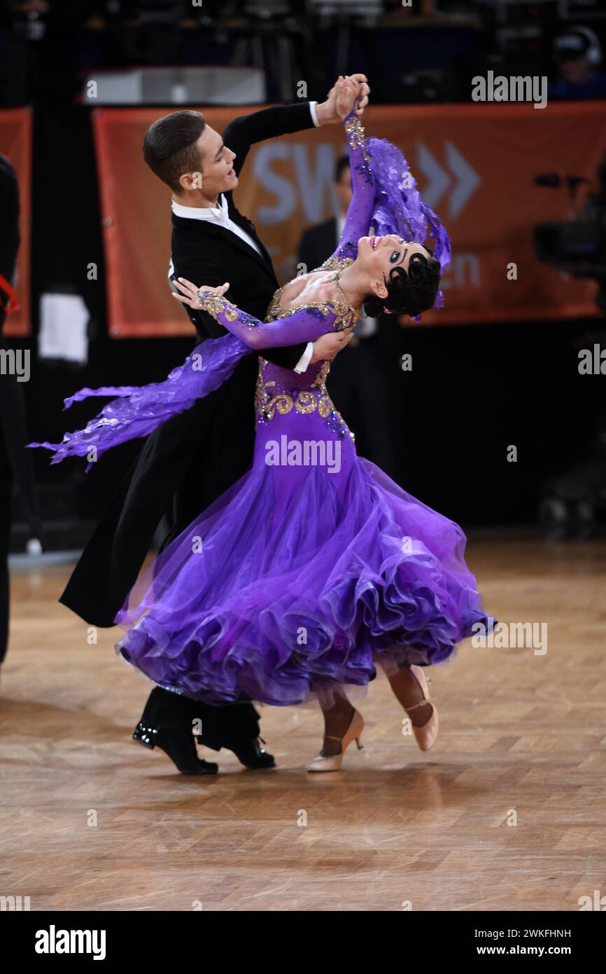 Ballroom dance couple, dancing at the competition Stock Photo - Alamy