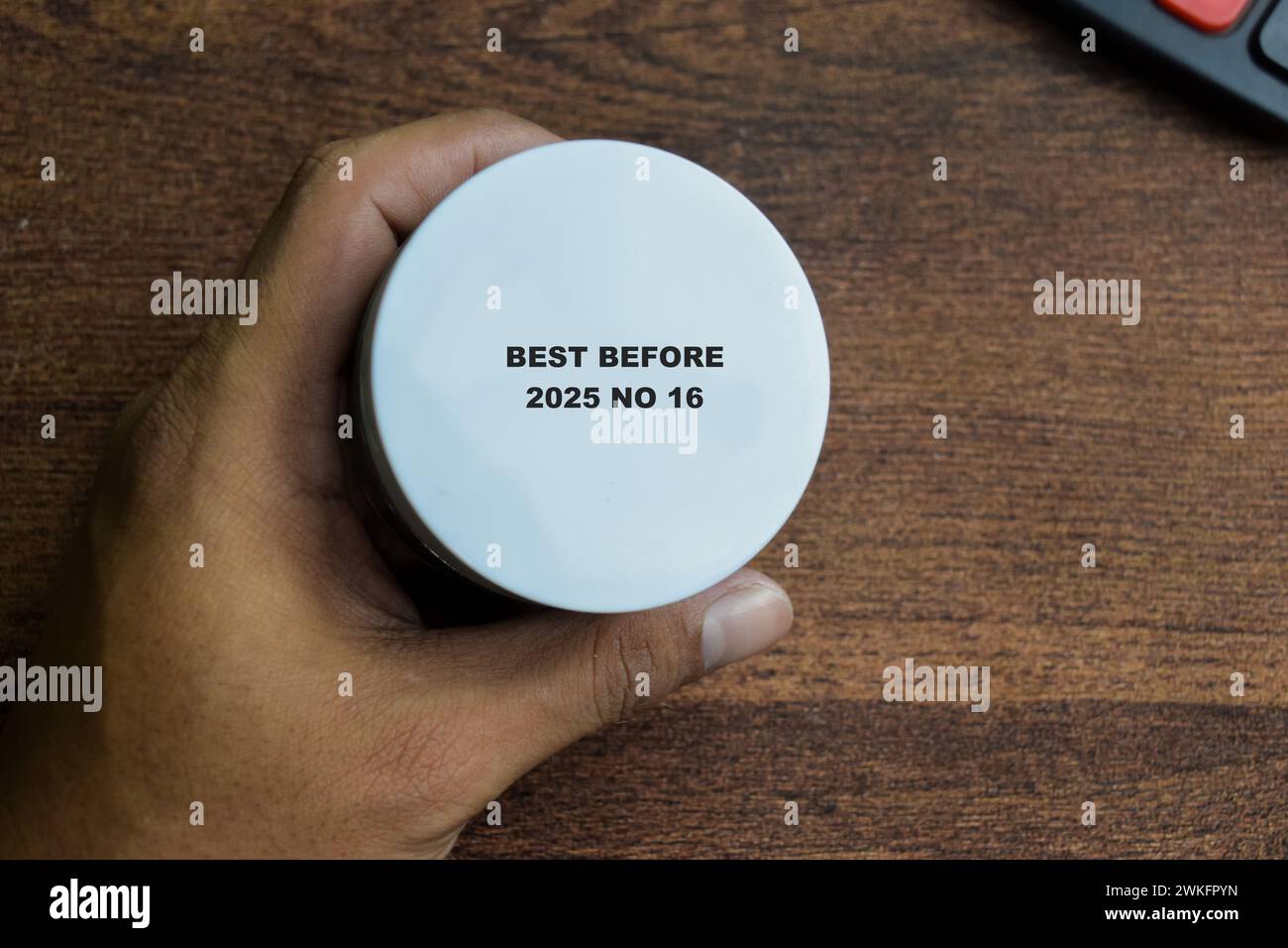 Best before see cap hi-res stock photography and images - Alamy