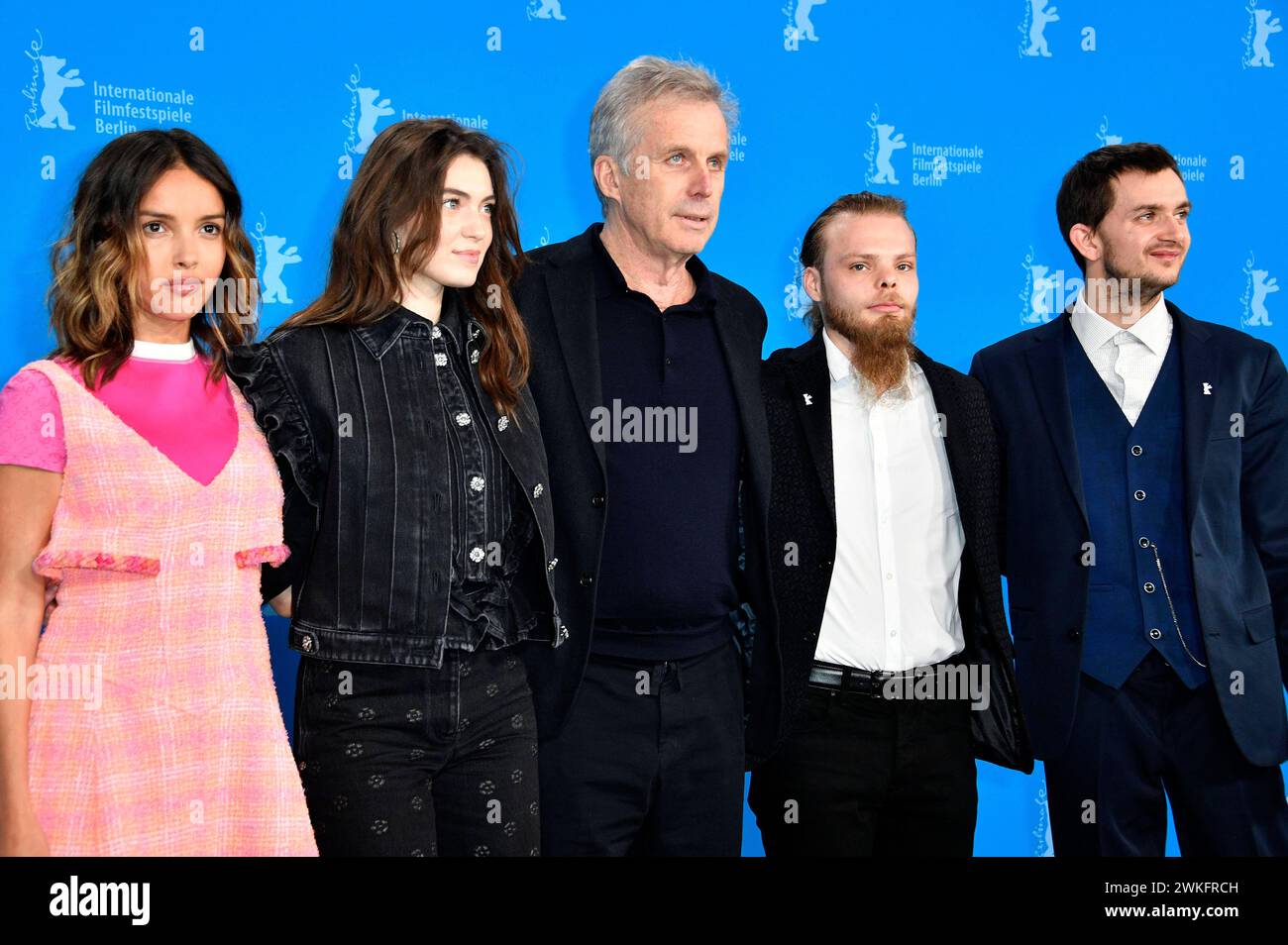 Lyna Khoudri, Anamaria Vartolomei, Bruno Dumont, Julien Manier und ...