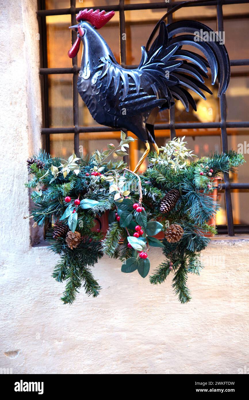 Wrought iron rooster hi-res stock photography and images - Alamy