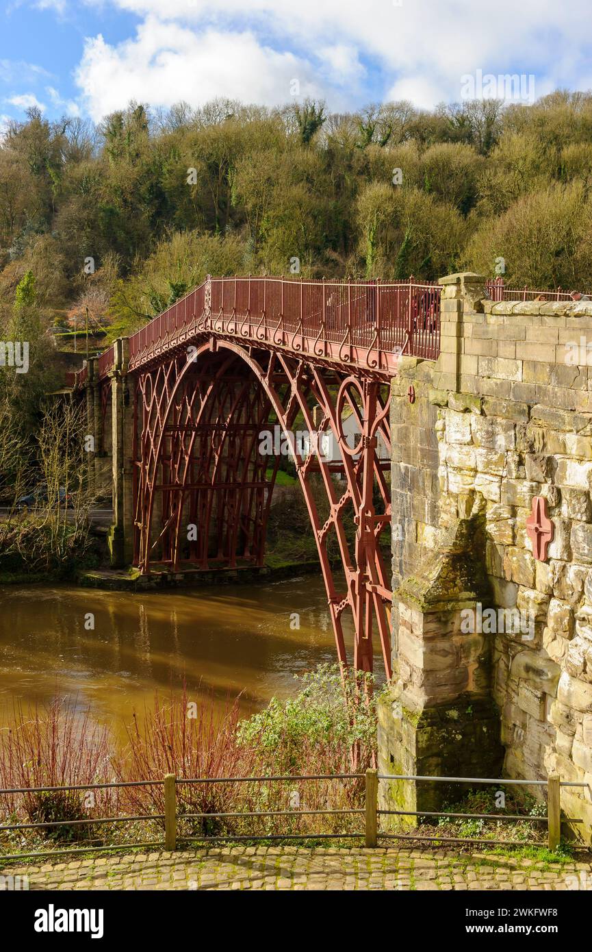 The Iron Bridge at Ironbridge, Shropshire, England Stock Photo - Alamy