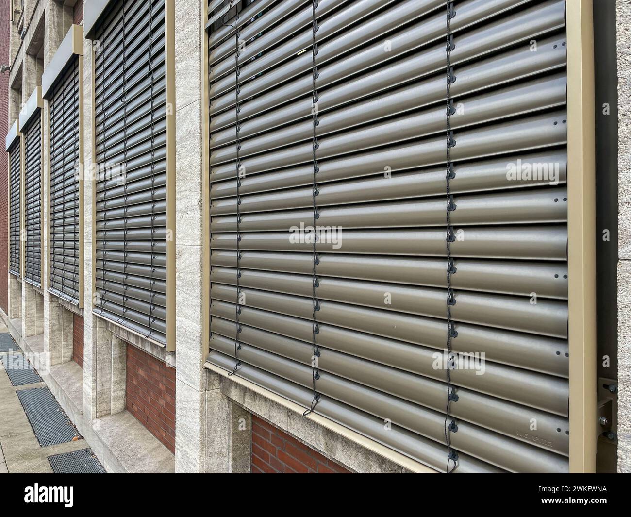 Shutters lowered hi-res stock photography and images - Alamy