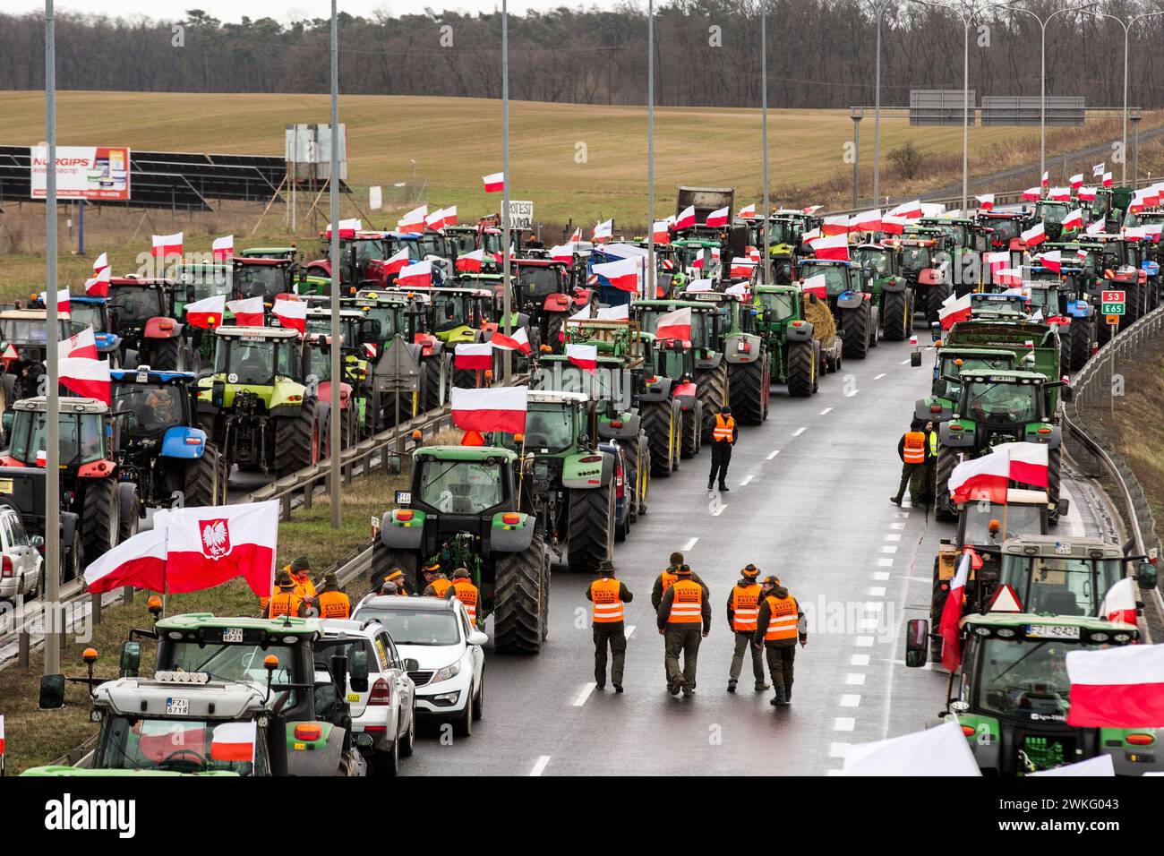 Polish farmers with their tractors and vehicles block the expressway S3 ...