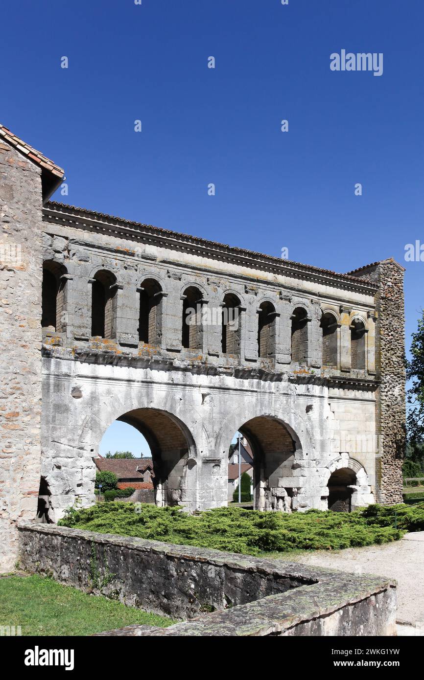 Roman gate in hi-res stock photography and images - Alamy